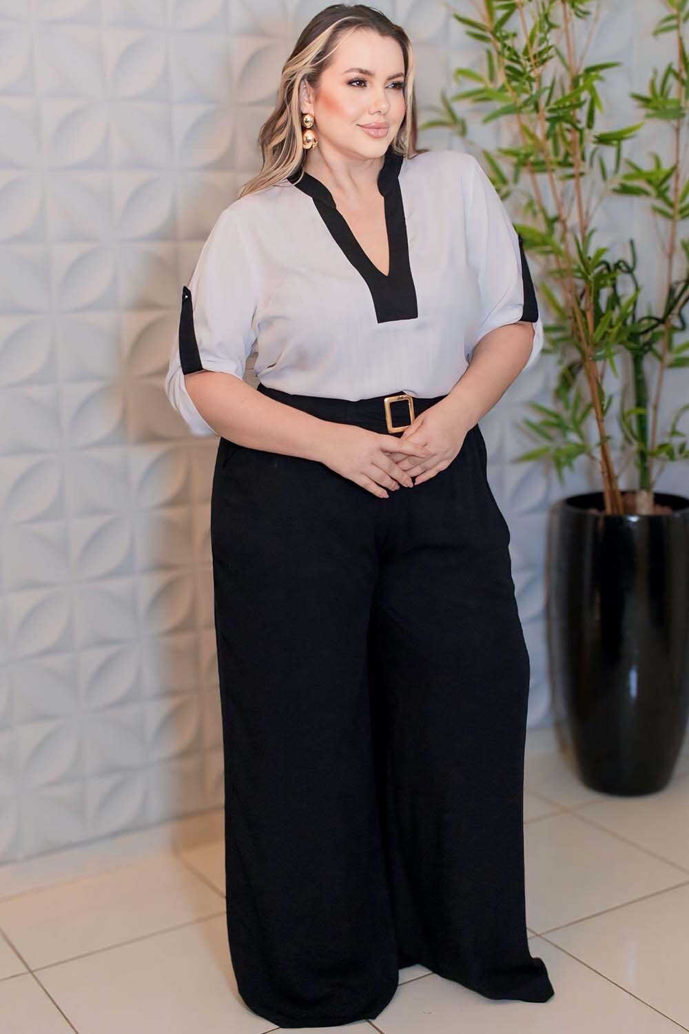 Camisa Plus Size Bicolor Decote V Preta Vk Moda Plus Size